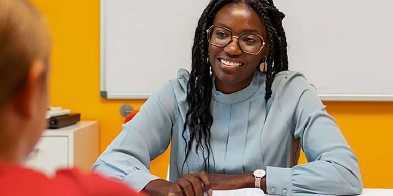 Recruit & Hire School Therapists | Kelly Education